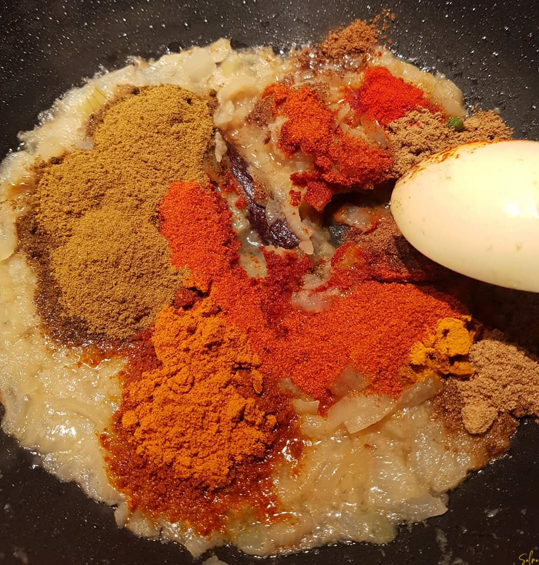 Chicken Bhuna – Salma's Recipes – Step by Step Recipes